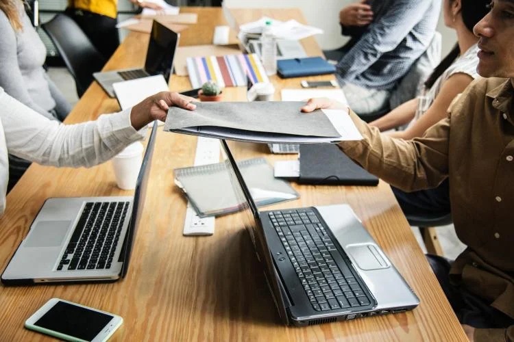 5 Essential Qualities for a Successful Career in Education - Zonae Book